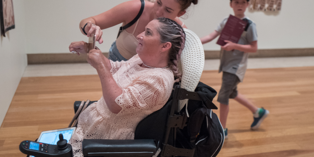 Learn AAC - AssistiveWare